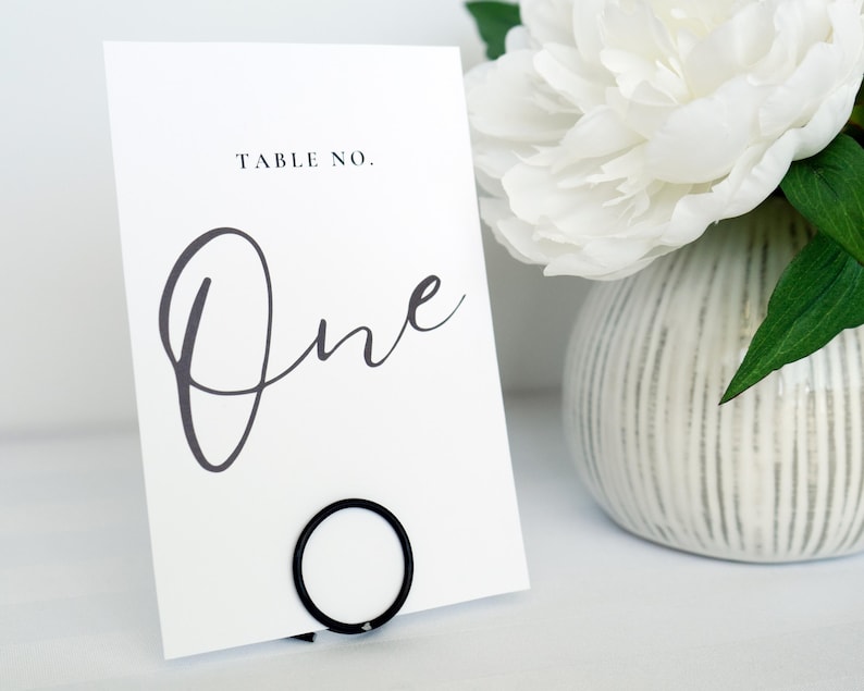 Circle Wire Table Number Holder: Minimalist Wedding Decor - Etsy