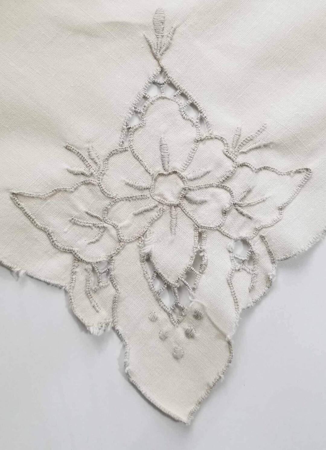 Vintage Maderia Linen Embroidered Cutwork Square Tablecloth and Napkins ...