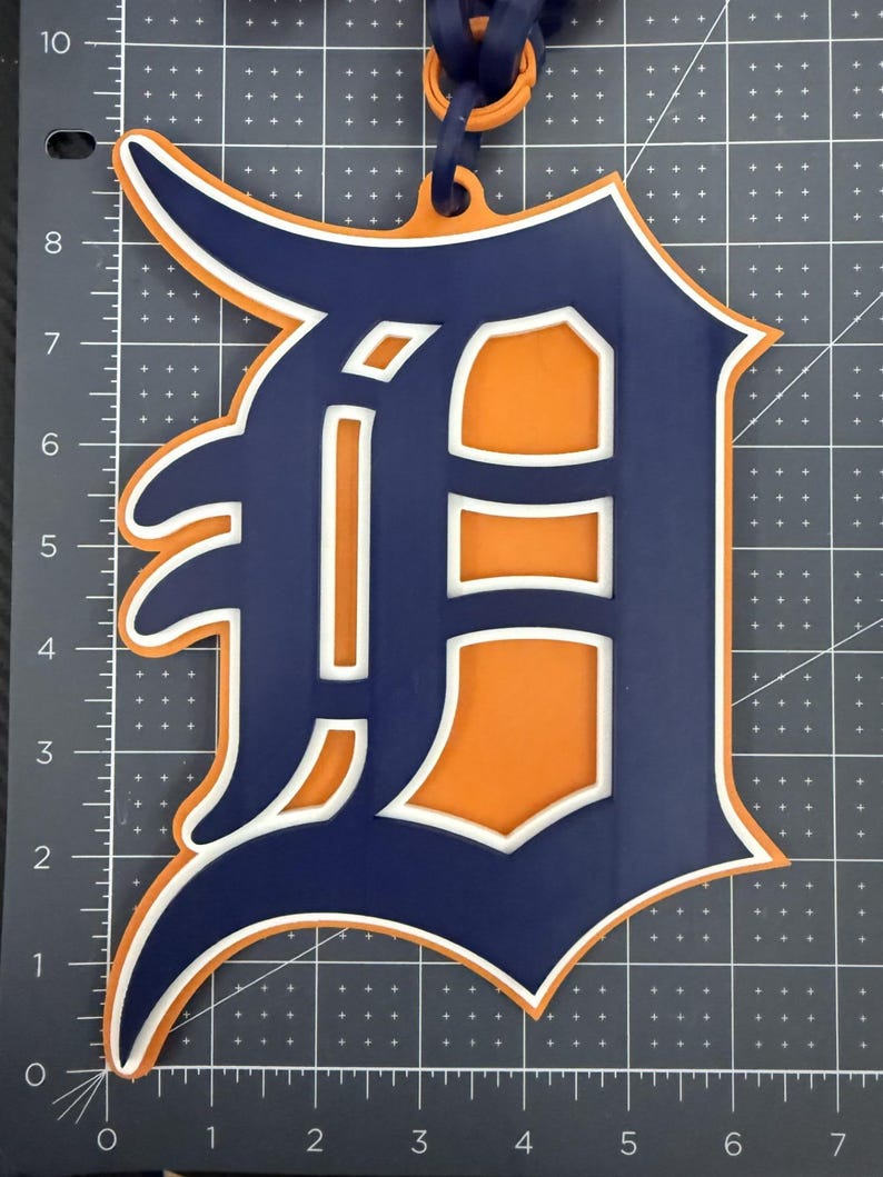 3D Printed Detroit D Oversized Chain - Etsy