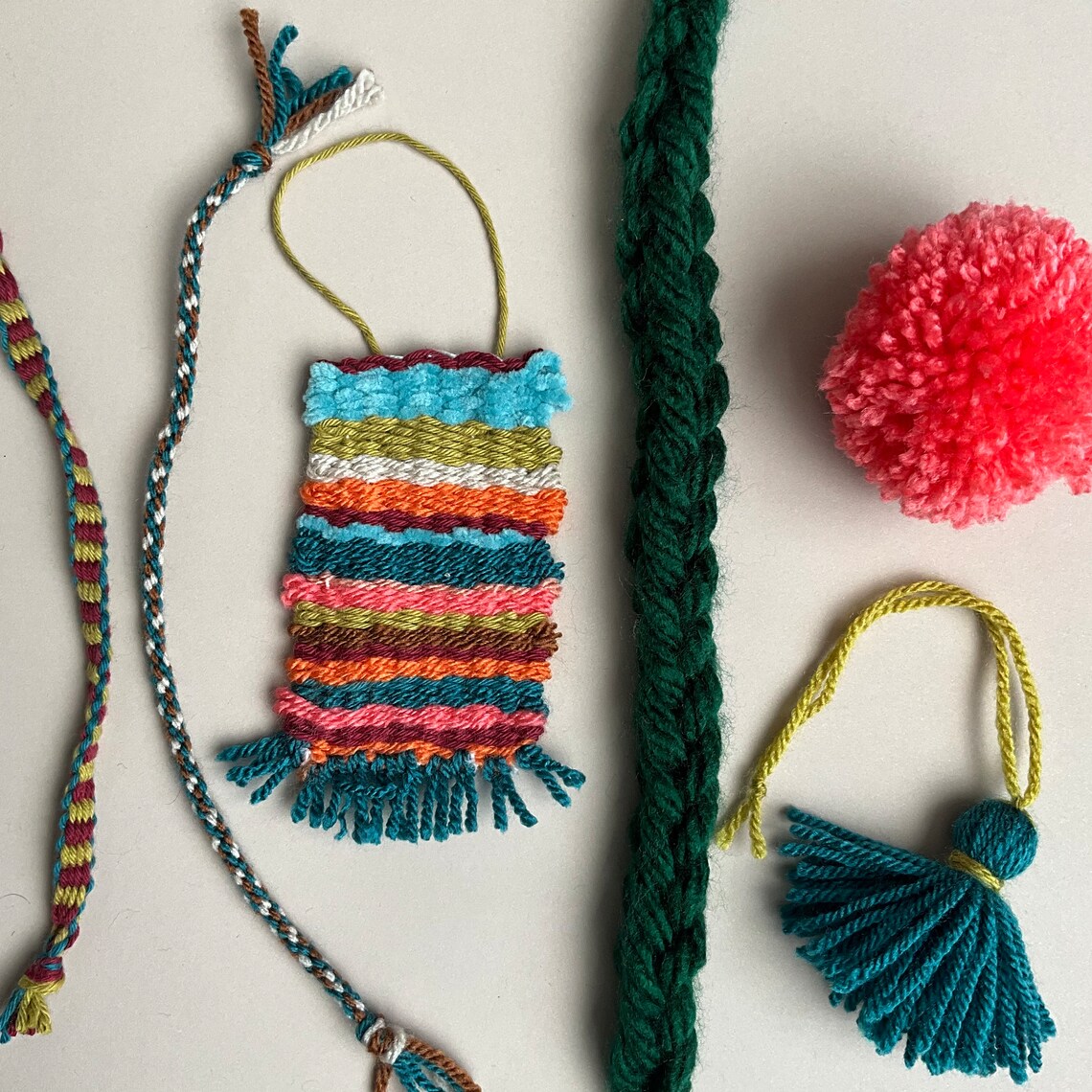 Pomweave Mini Pocket Sized Yarn Multi Tool, Pom Pom Maker, Tassel Maker ...