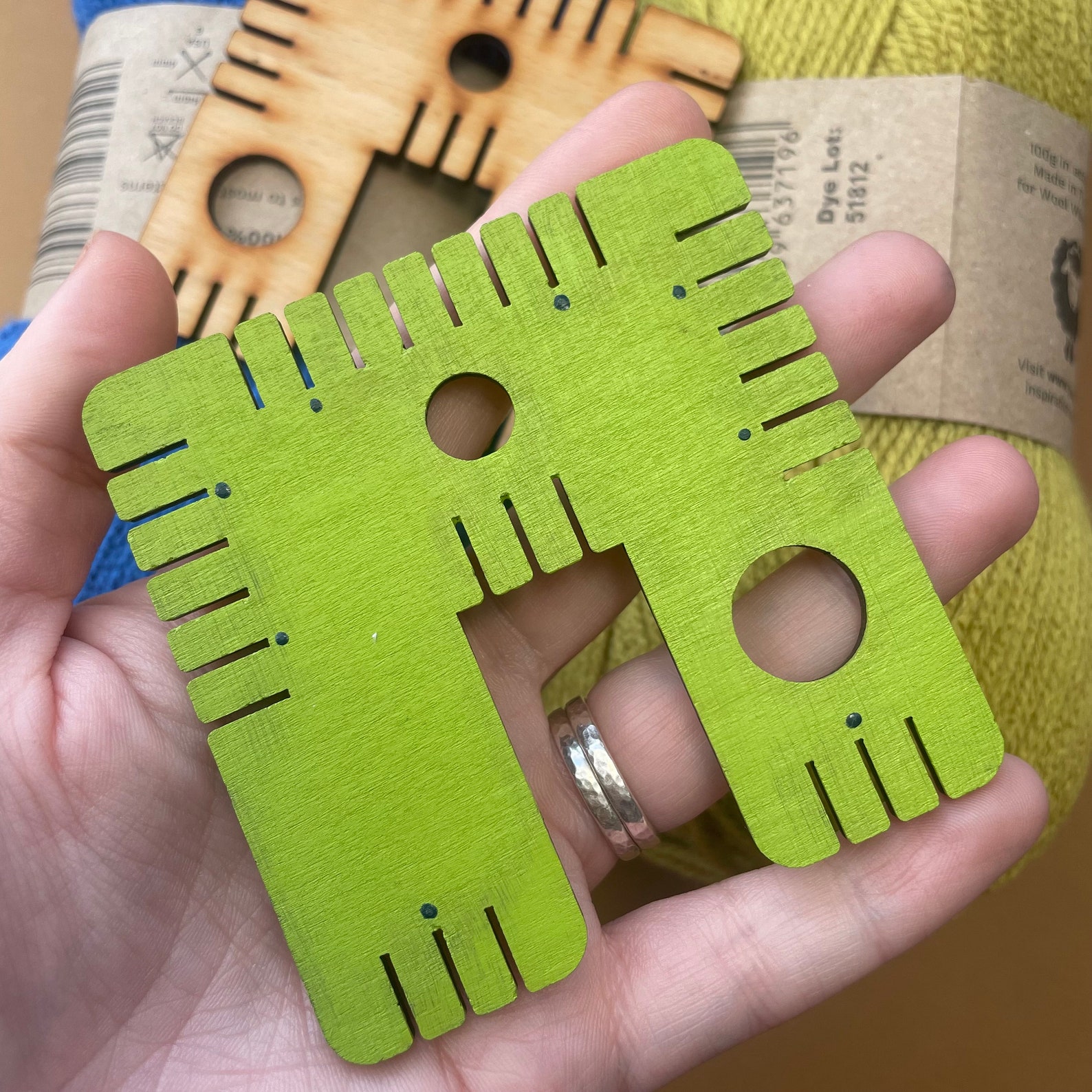 Pomweave Mini Pocket Sized Yarn Multi Tool, Pom Pom Maker, Tassel Maker ...