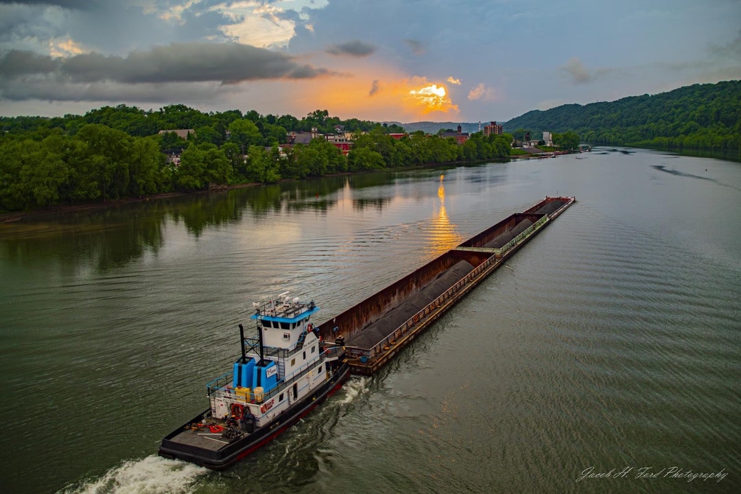 Close up of Towboat Pushing Barges Down Monongahela River During Rainy ...