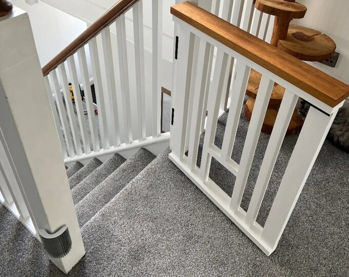 Crown Oak Top Stair Gate - Etsy UK