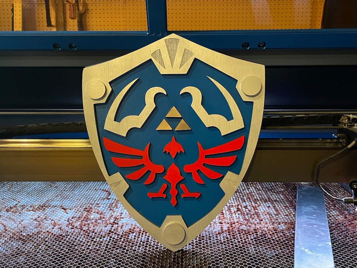 Wood 3D Hylian Shield - Etsy