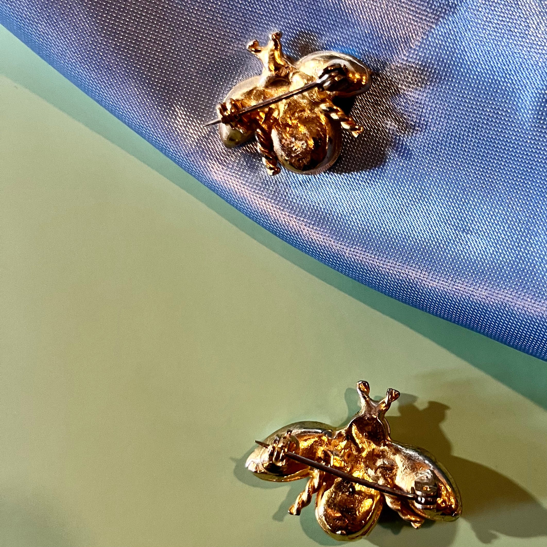 Vintage Gold-toned Aurora Borealis Set of Queen Bee Pins - Etsy
