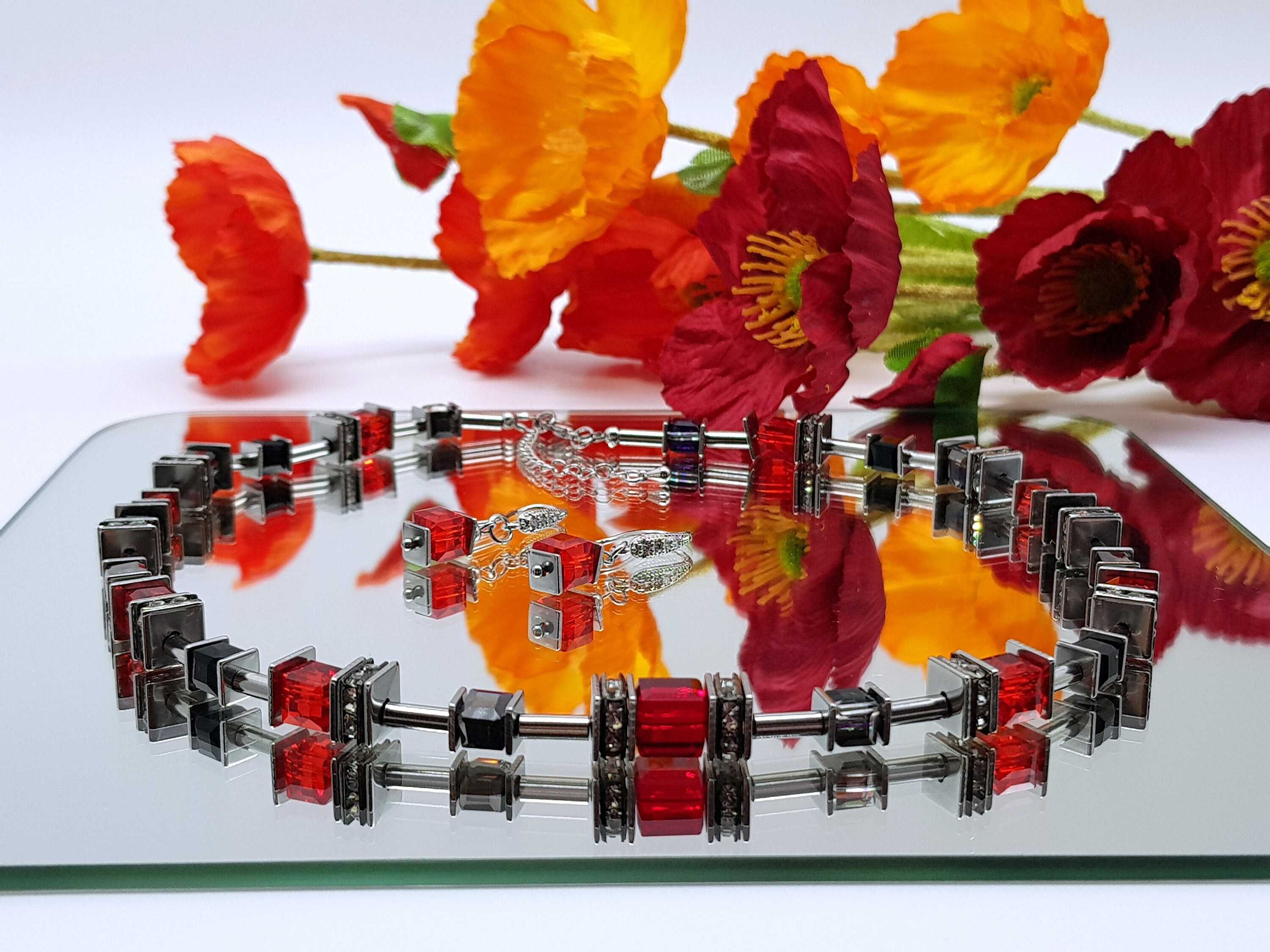 The Geo Cube Red/black Set Iconic of the Coeur De Lion Brand - Etsy