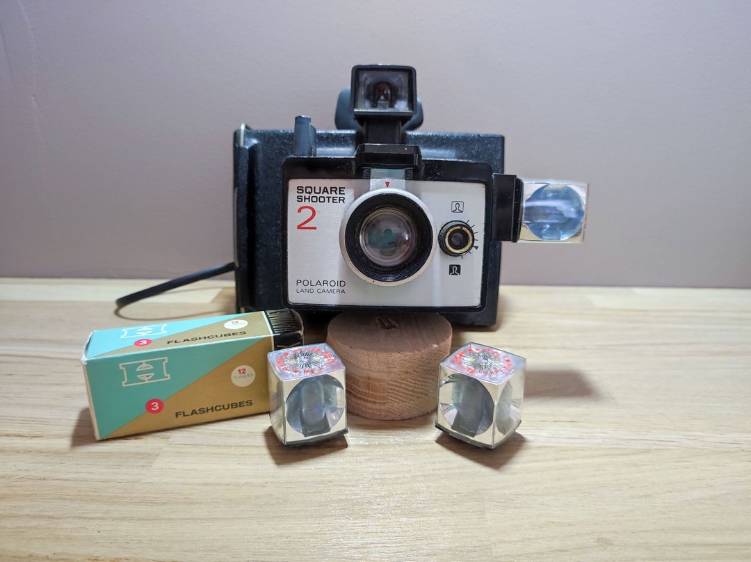 Polaroid Square Shooter 2 Land Camera With Box of 3 Flash Cubes - Etsy