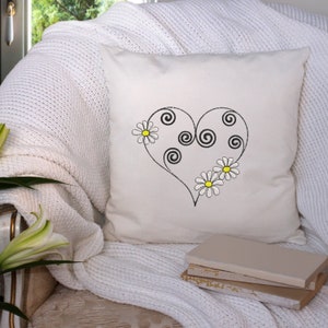 Daisy Heart Machine Embroidery Design File - Flowers Very Small Hoops ...