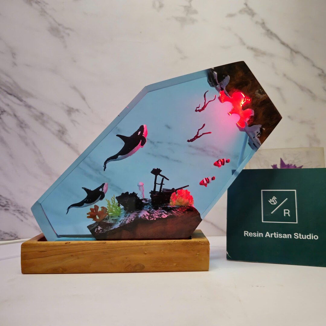 Diorama Epoxy Resin Ocean Lamp, Ocean Lamp, Orca Shark Vs Divers Resin ...