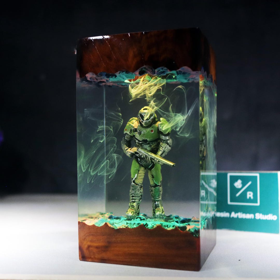Handmade Doom Slayer Resin Figure Night Light, Doom Slayer Resin Figure ...