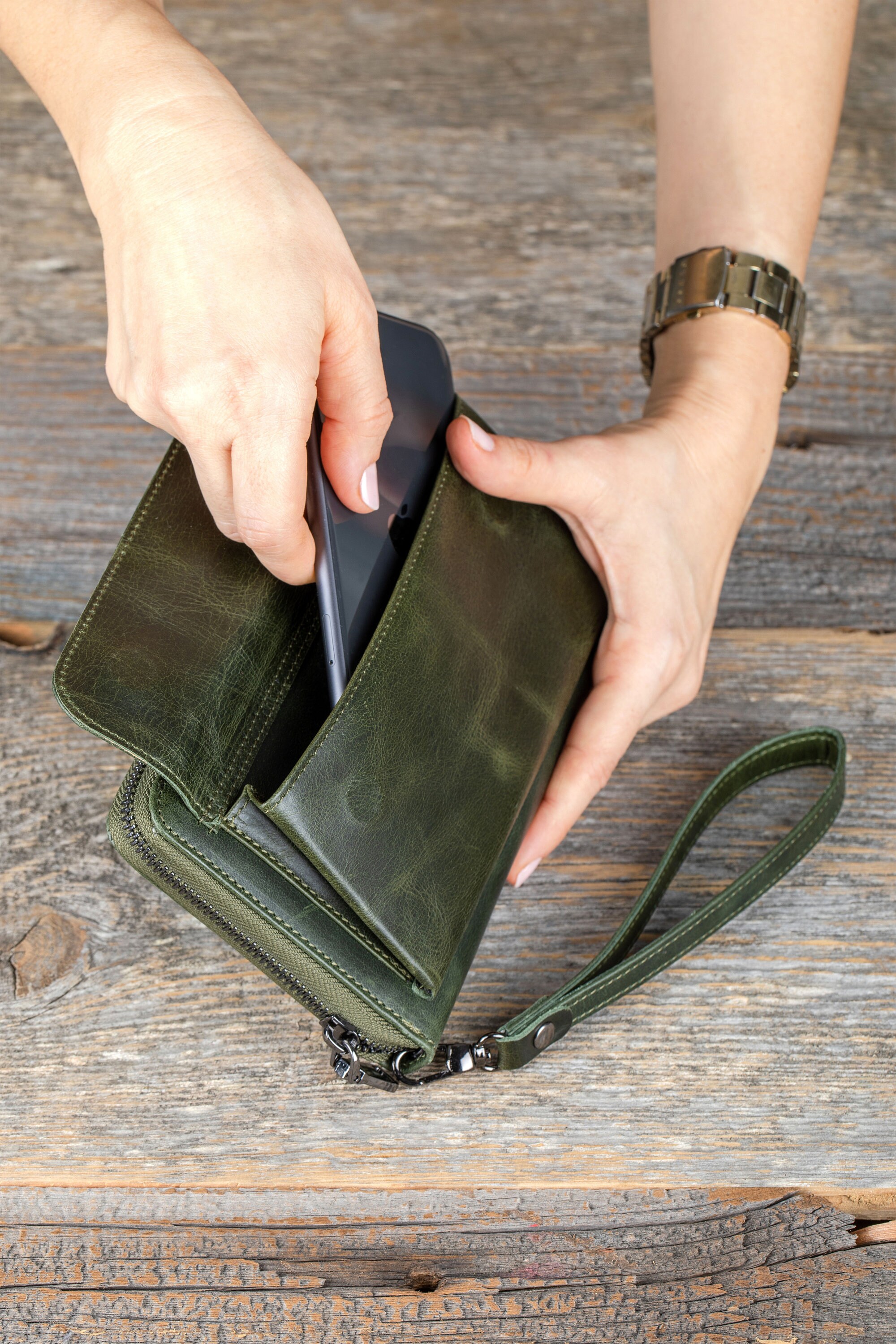 Personalized Leather Wristlet Wallet: Handmade Bifold Clutch - Etsy