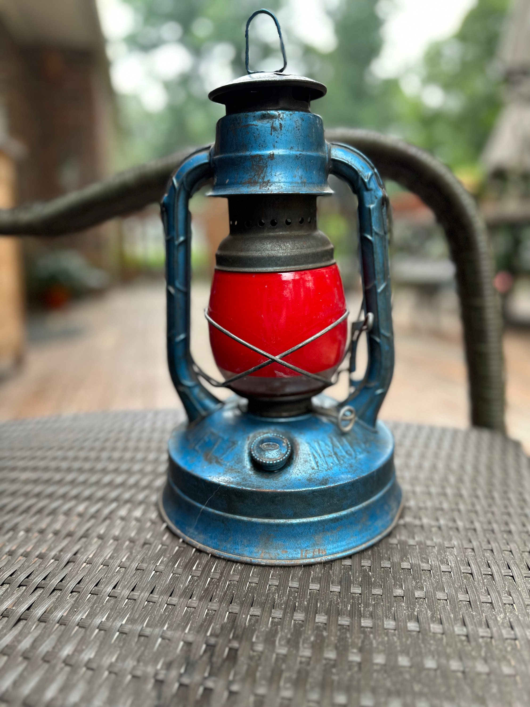 Vintage Dietz No 100 NY USA Blue Railroad Lantern With Red Globe, Ca ...