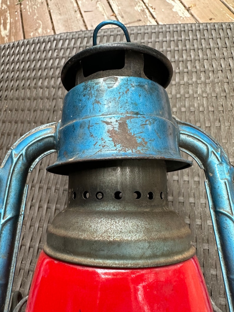 Vintage Dietz No 100 NY USA Blue Railroad Lantern With Red Globe, Ca ...