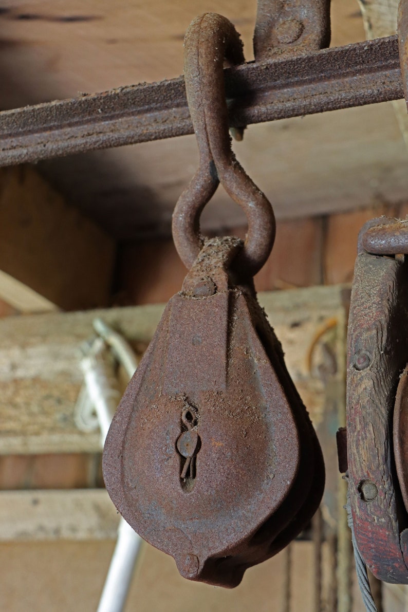 Old Rusty Pulley in an Indiana Barn - Etsy