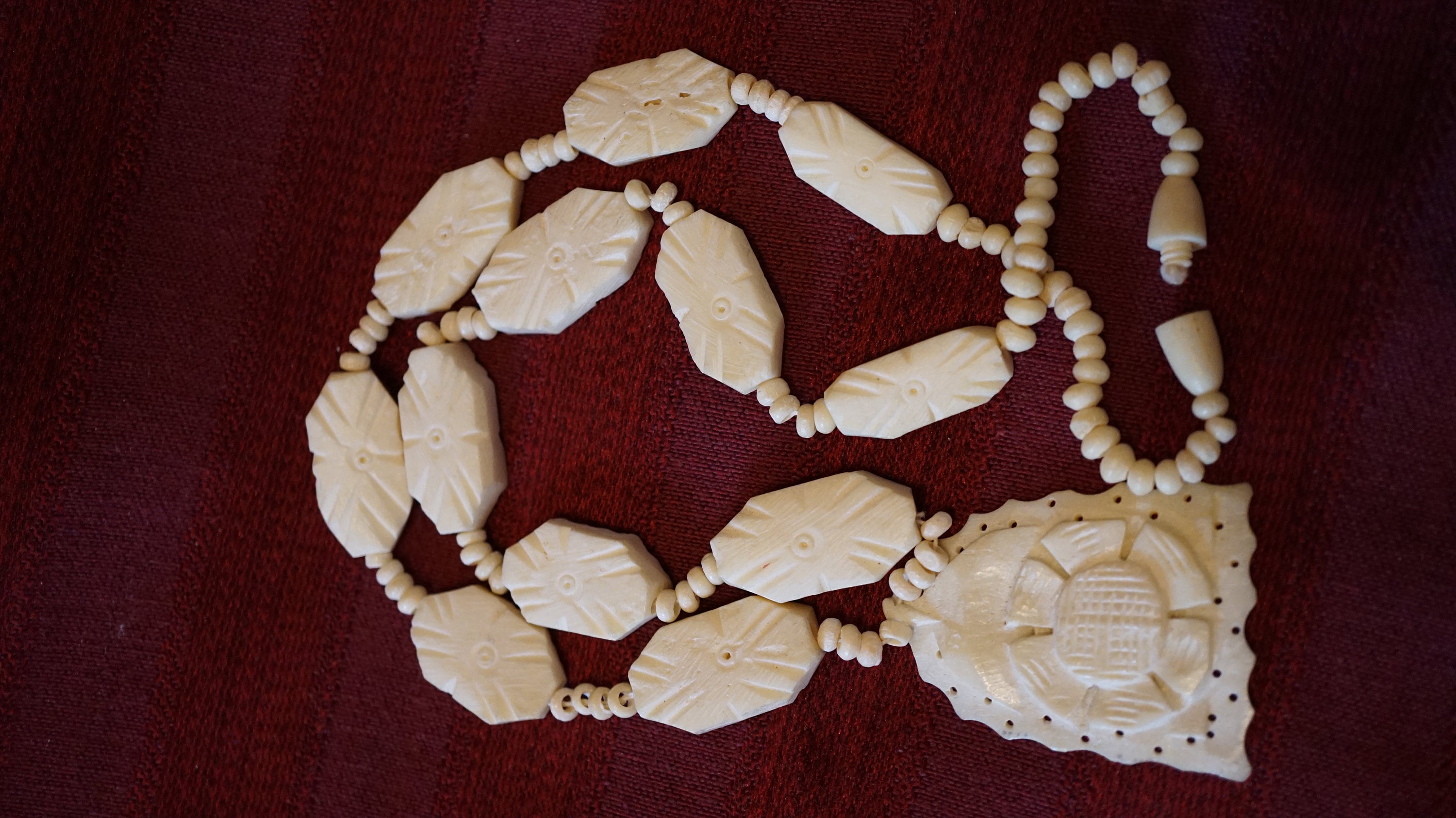 Art Deco, Hand Carved Bone Necklace 1930's - Etsy