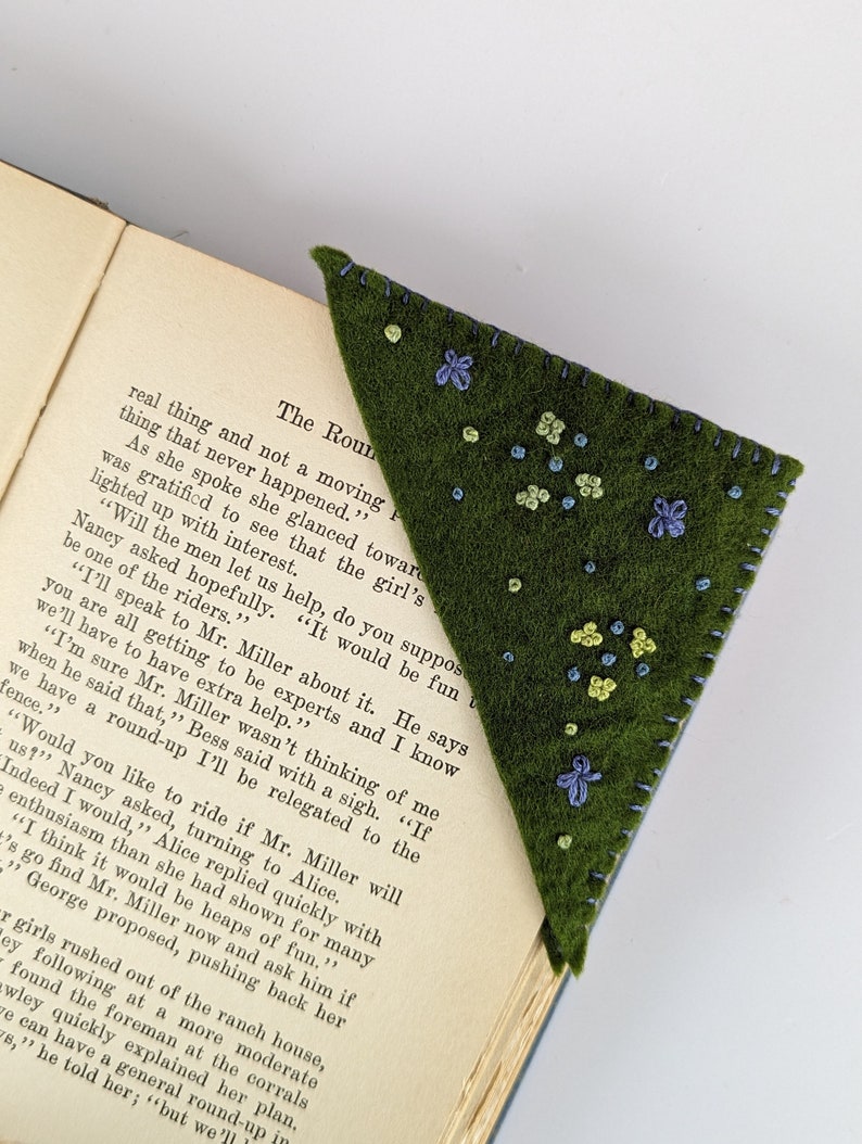Green Fields Felt Corner Bookmark Hand Embroidered, Embroidered ...