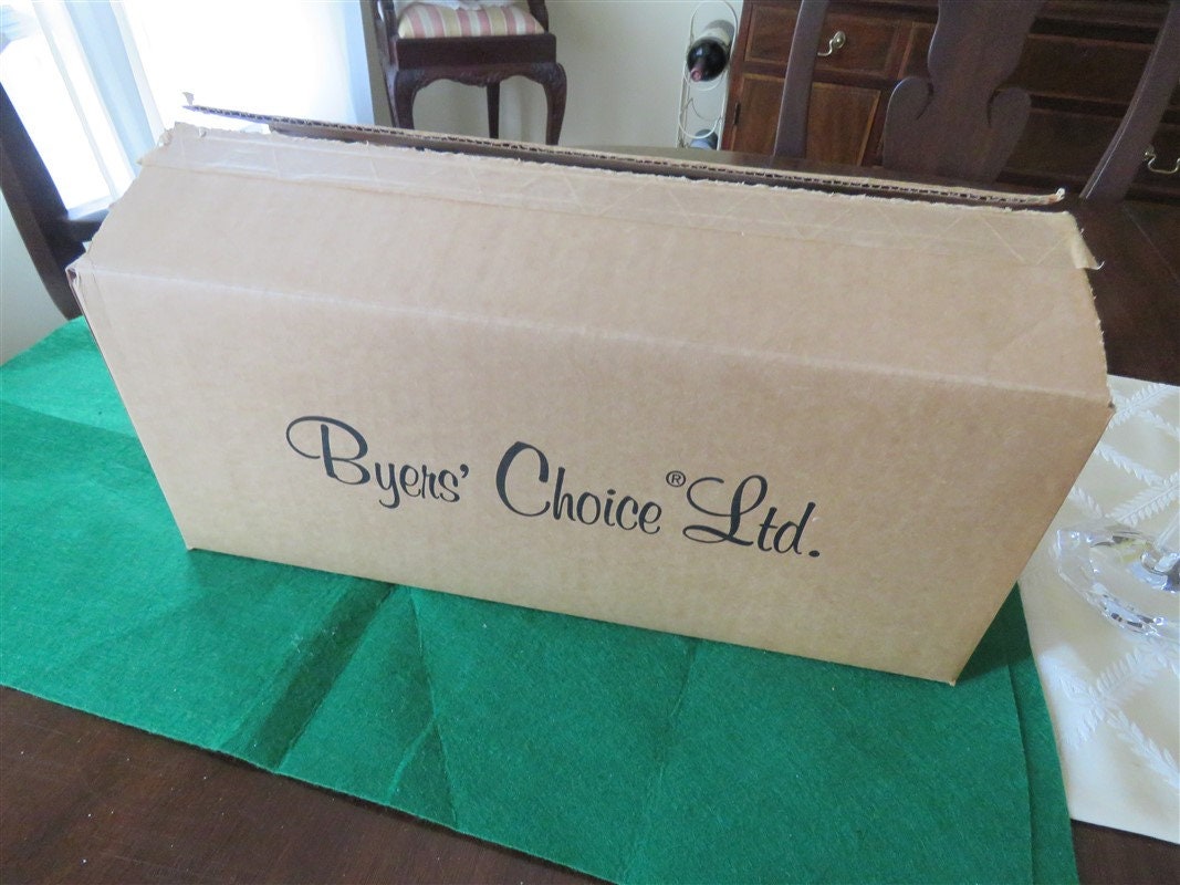 Byer’s Choice Carolers Lenox Exclusive Woman - Etsy