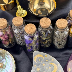 Greek Goddess Hera Full Altar, Hera Statue Mini, Chalice, Hera Offering ...