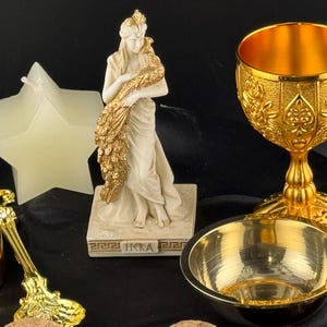 Greek Goddess Hera Full Altar, Hera Statue Mini, Chalice, Hera Offering ...