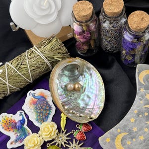 Greek Goddess Hera Full Altar, Hera Statue Mini, Chalice, Hera Offering ...