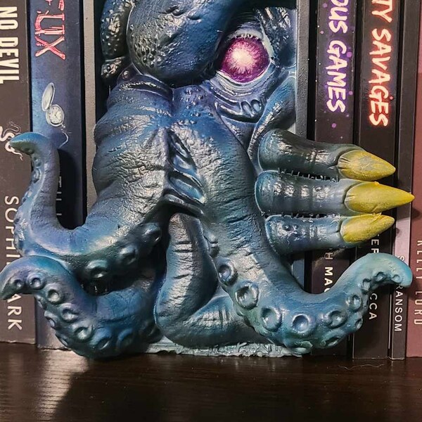 Horror Book Nook - Etsy
