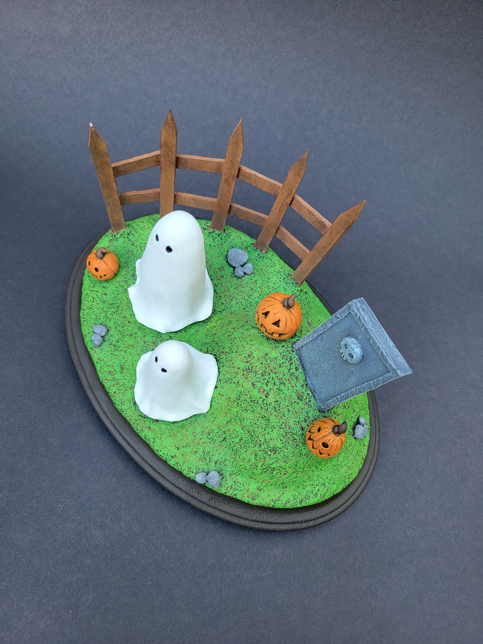 Ghostly Graveyard Halloween Diorama - Etsy