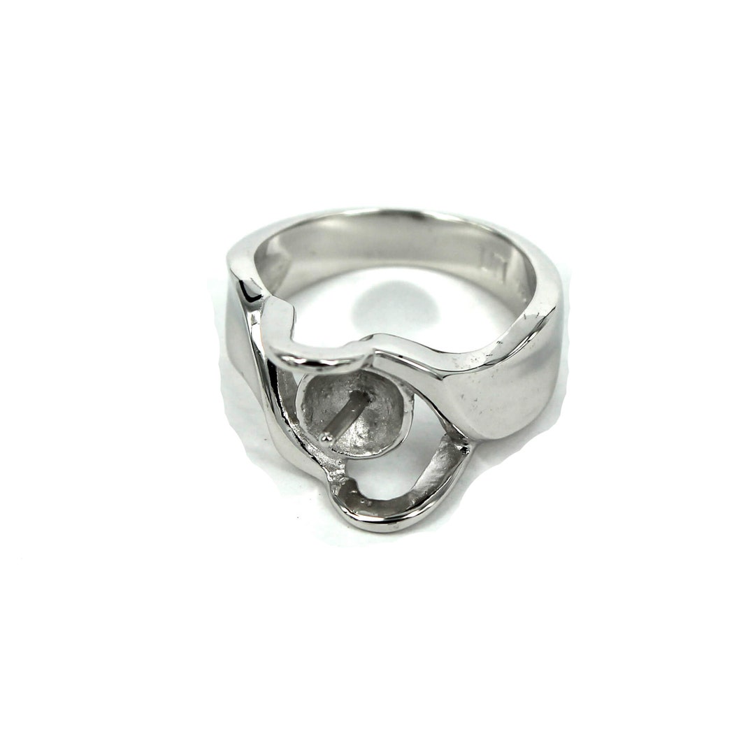 Wavy Cross-over Ring Pearl Setting With Round Cup & Peg Mounting in ...