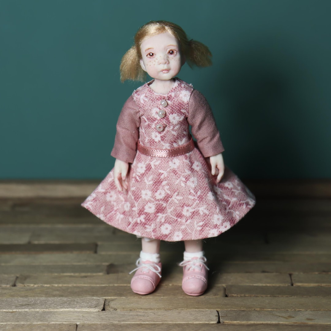 1/12 Scale Poseable Dollhouse Miniature Doll Girl Child in Pink Dress ...