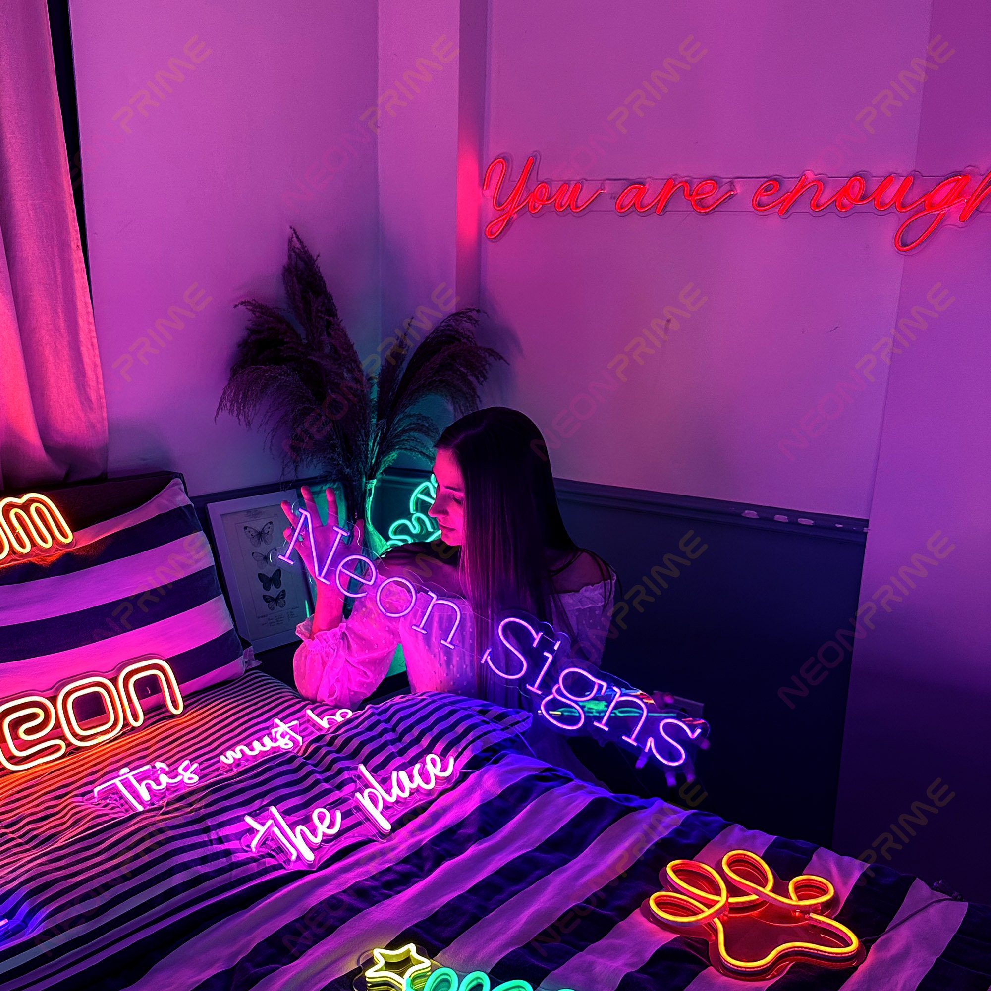 Handmade Neon Signs - Custom LED Neon Lights - Neon Signs, Family Name ...