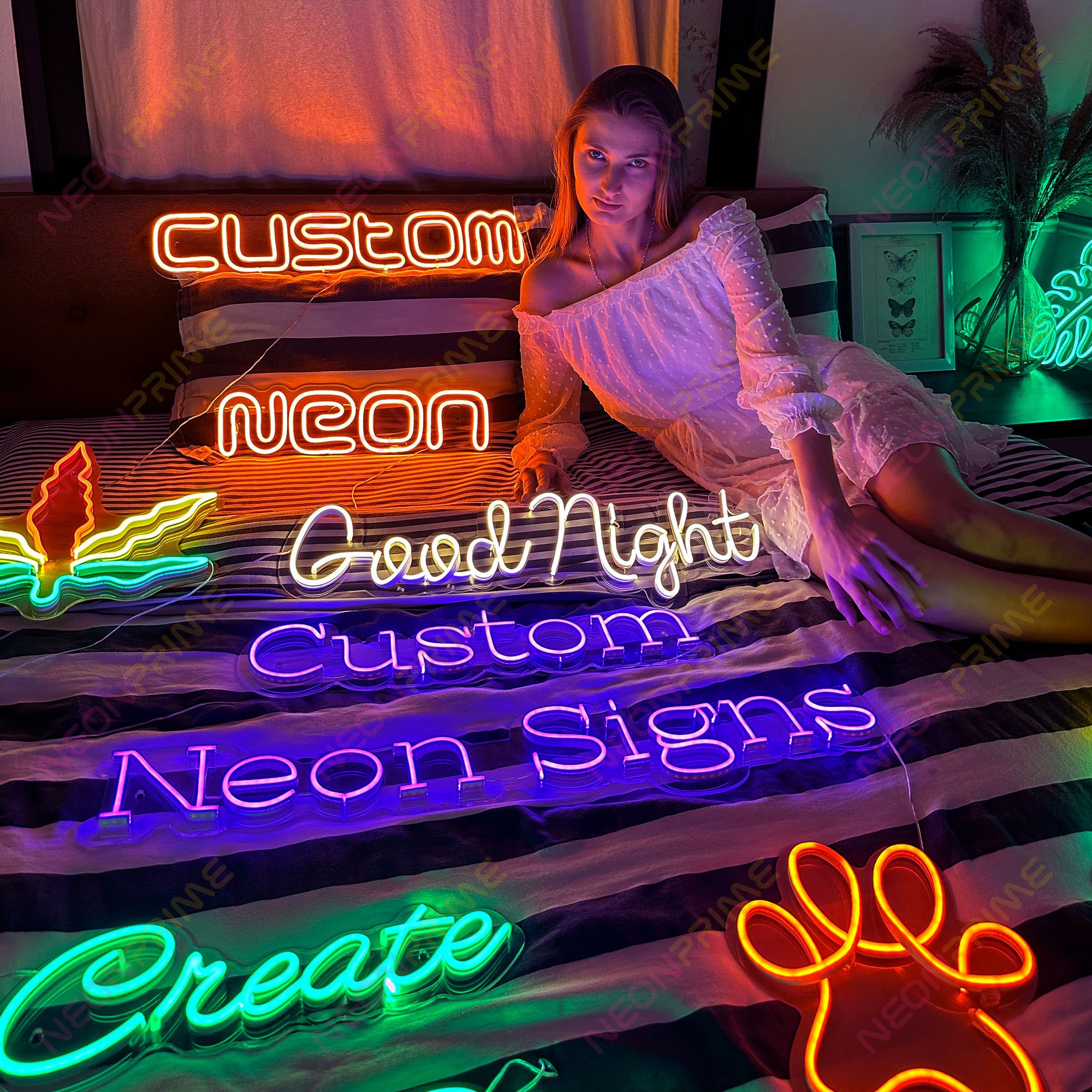 Handmade Neon Signs - Custom LED Neon Lights - Neon Signs, Family Name ...