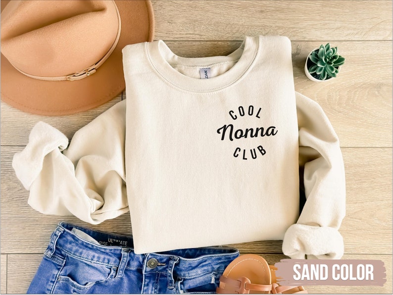 Nonna Club Sweatshirt, Grandma Pregnancy Announcement Gift - Etsy