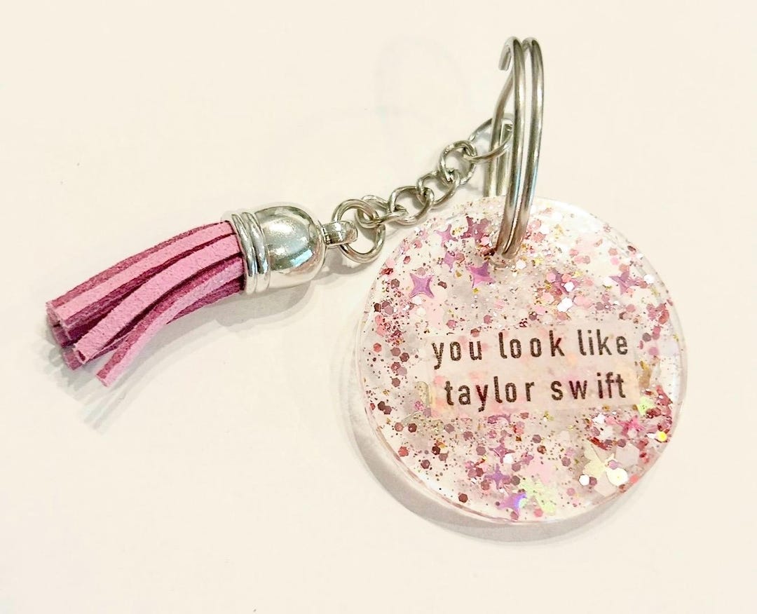 Clara Bow Circle Keychain - Etsy