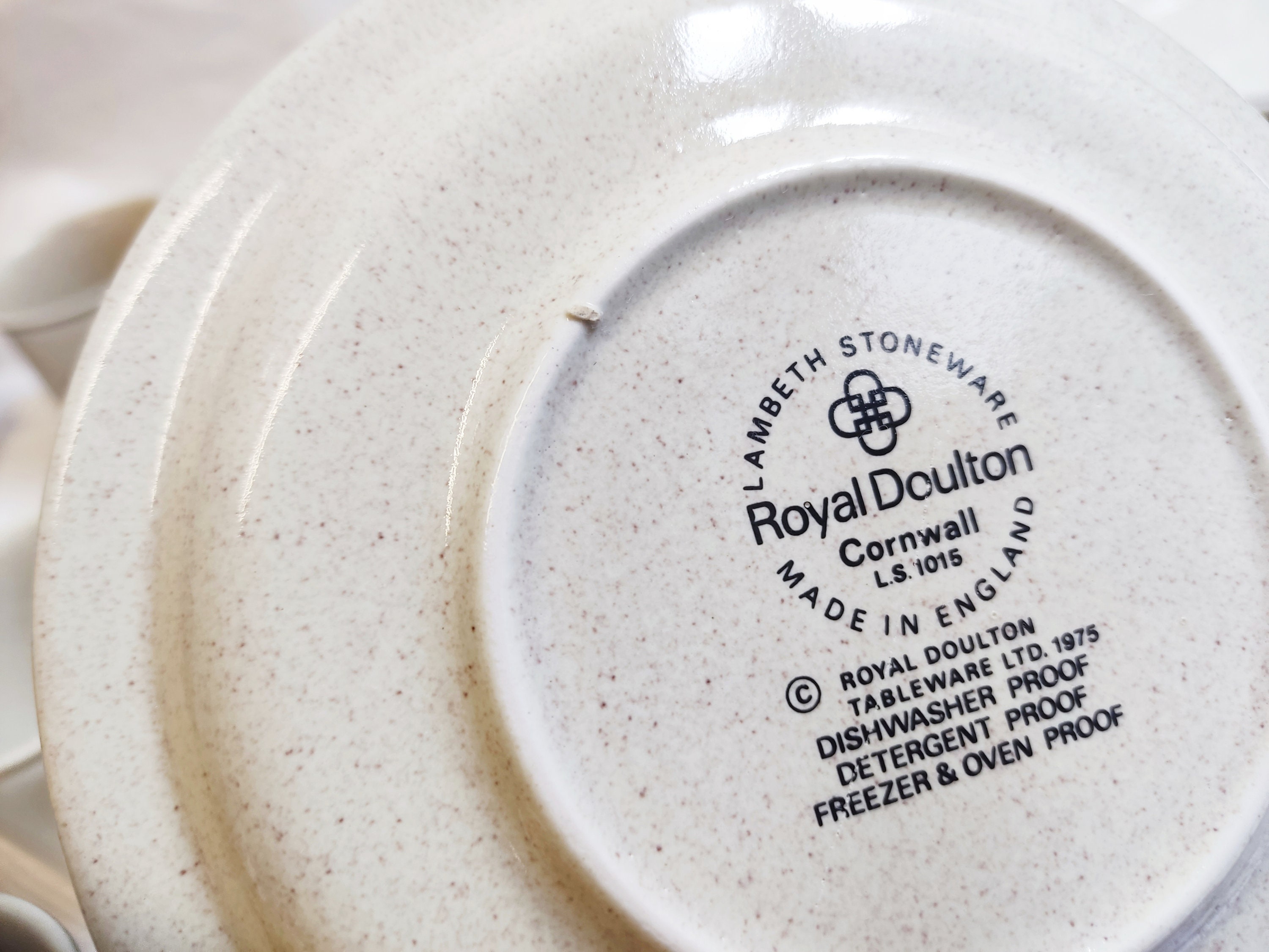 ROYAL DOULTON Cornwall Cups and Saucers set of 5x Cups, 6x Saucers ...