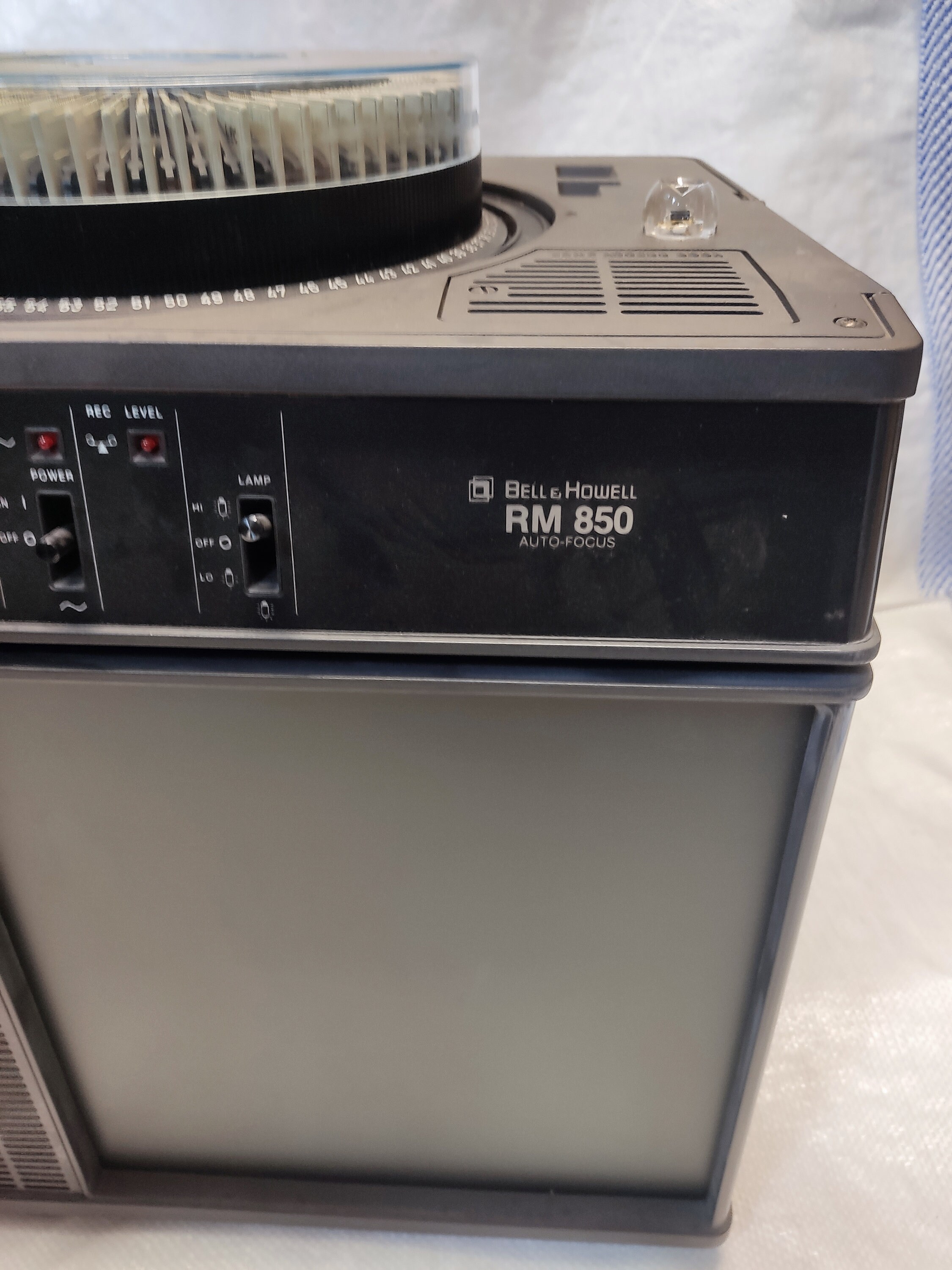 BELL & HOWELL Slide Projector RM 850 Auto-focus, Black With Case - Etsy