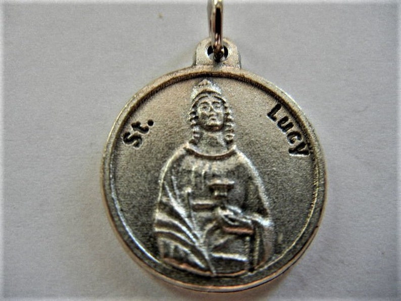 St. Lucy Patron Saint of Eyes With Prayer Round Medal 3/4" Tall Silver ...