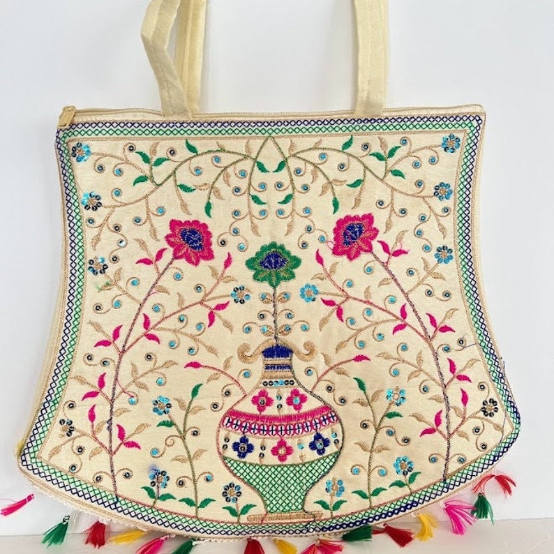 Hand Embroidered Tote/ Shuolder/ Weekend/ Ethnic/rajasthani/ Katchhi ...