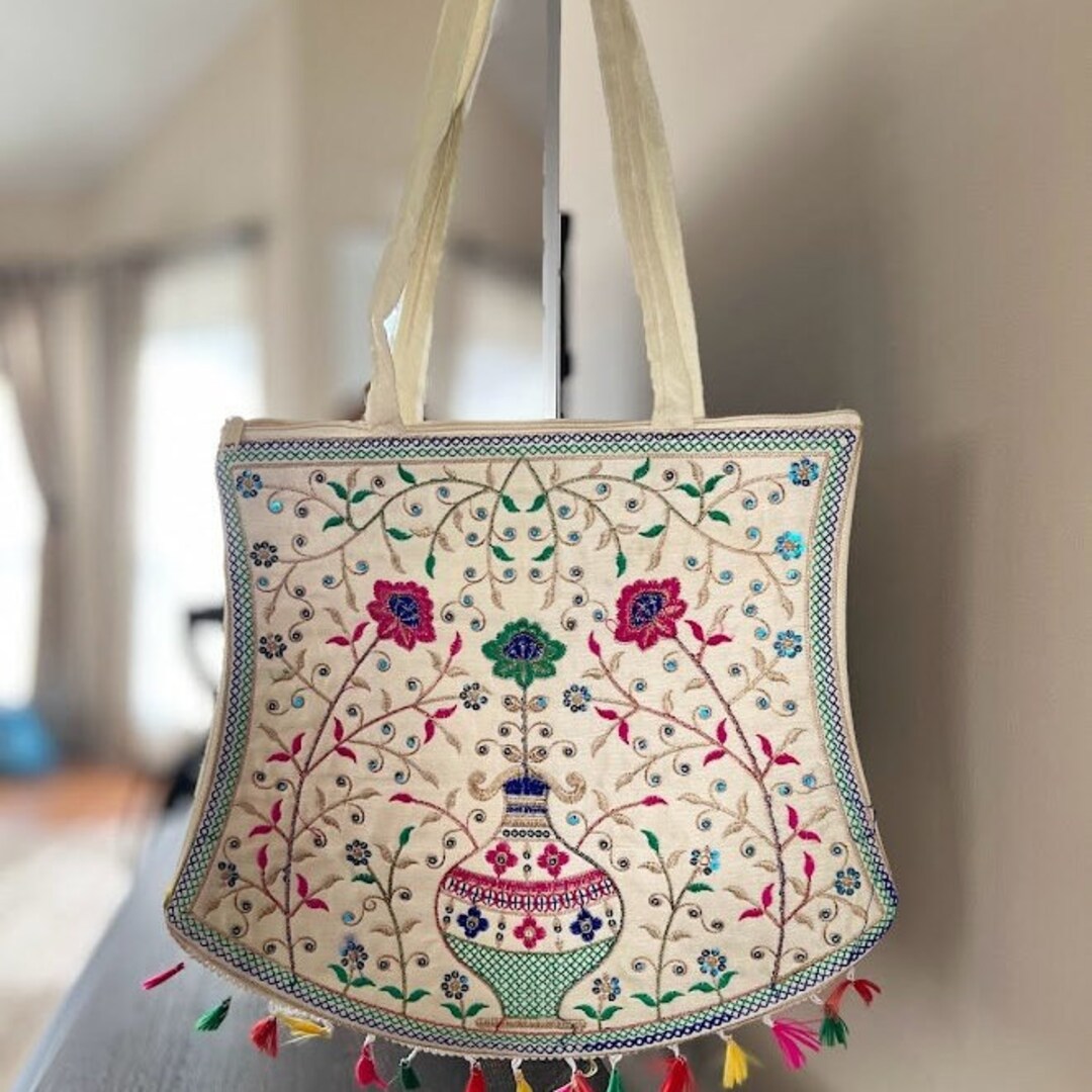 Hand Embroidered Tote/ Shuolder/ Weekend/ Ethnic/rajasthani/ Katchhi ...