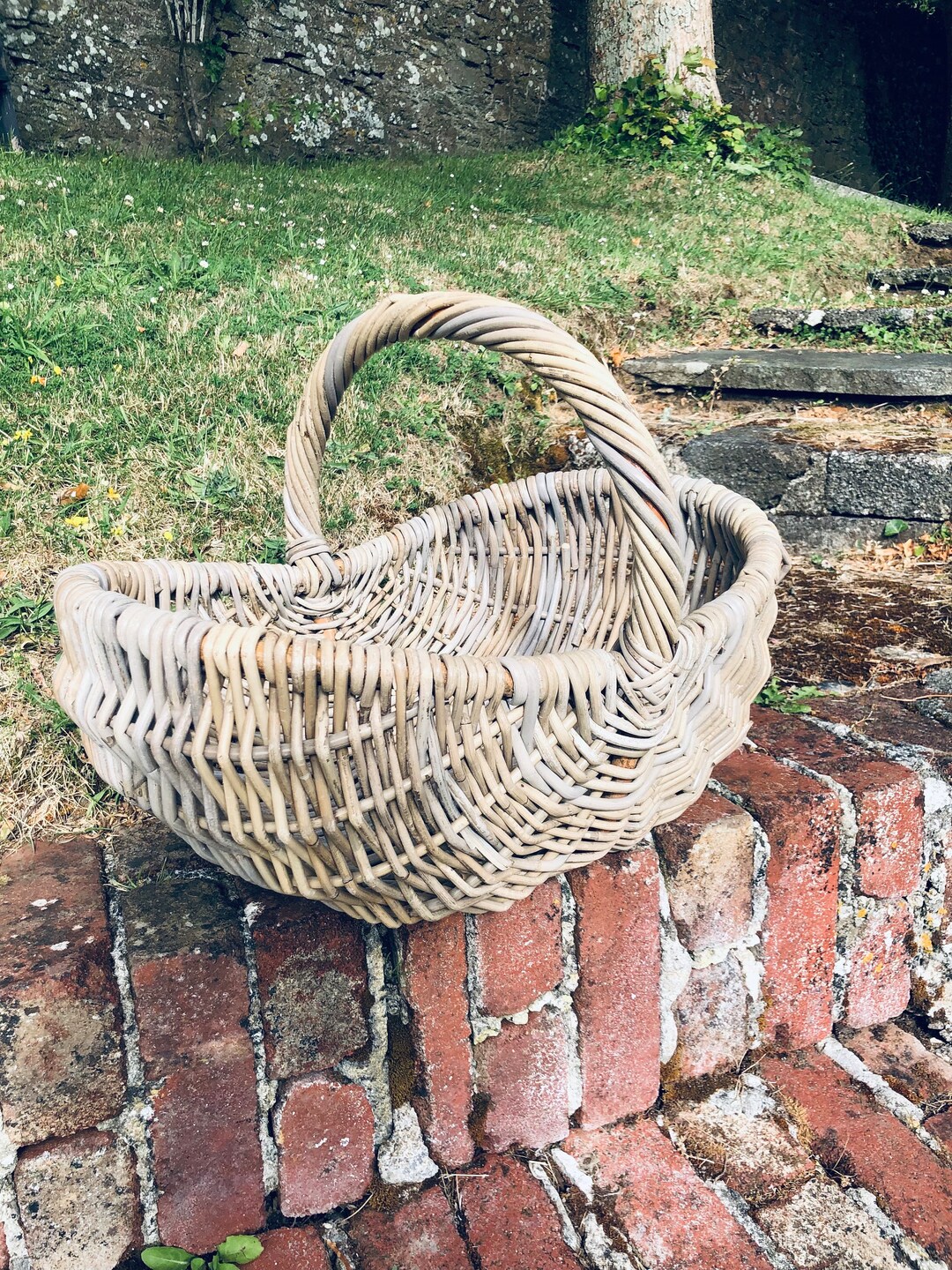 Gorgeous Medium KUBU Grey Rattan Kidney Shaped Log/storage/harvesting ...