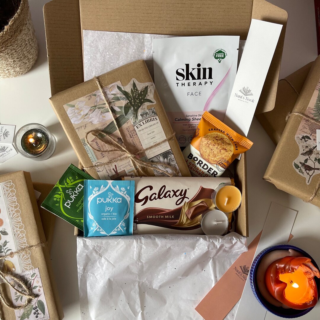 Blind Date With a Book Gift Box | Book Lovers Gift, Book Hamper, Book ...