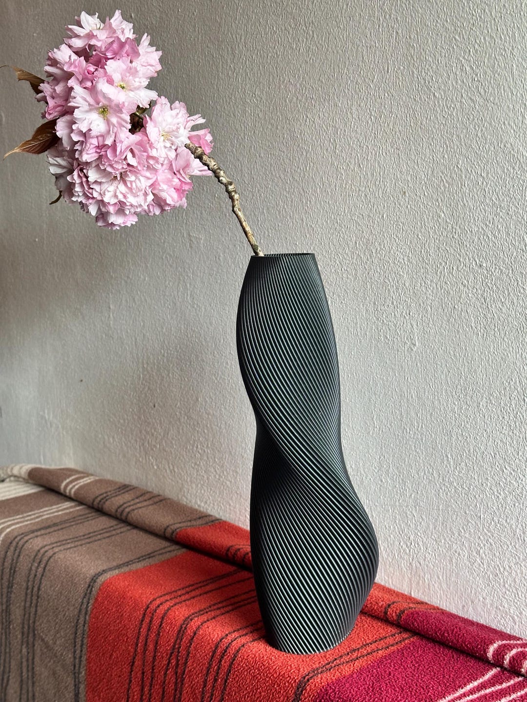 Black Tornado Vase for Dried Flowers – Available in 30cm (11.8") and ...