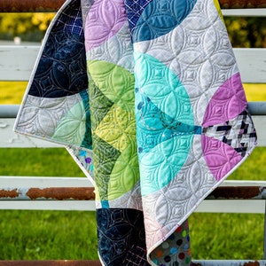 Spotlight Quilt Pattern PDF, Modern Circle Quilt Pattern, Curved Piece ...
