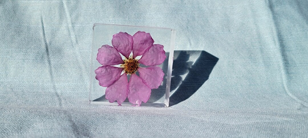 Handmade Dried Flower Resin Square Paperweights, Epoxy Resin Art ...