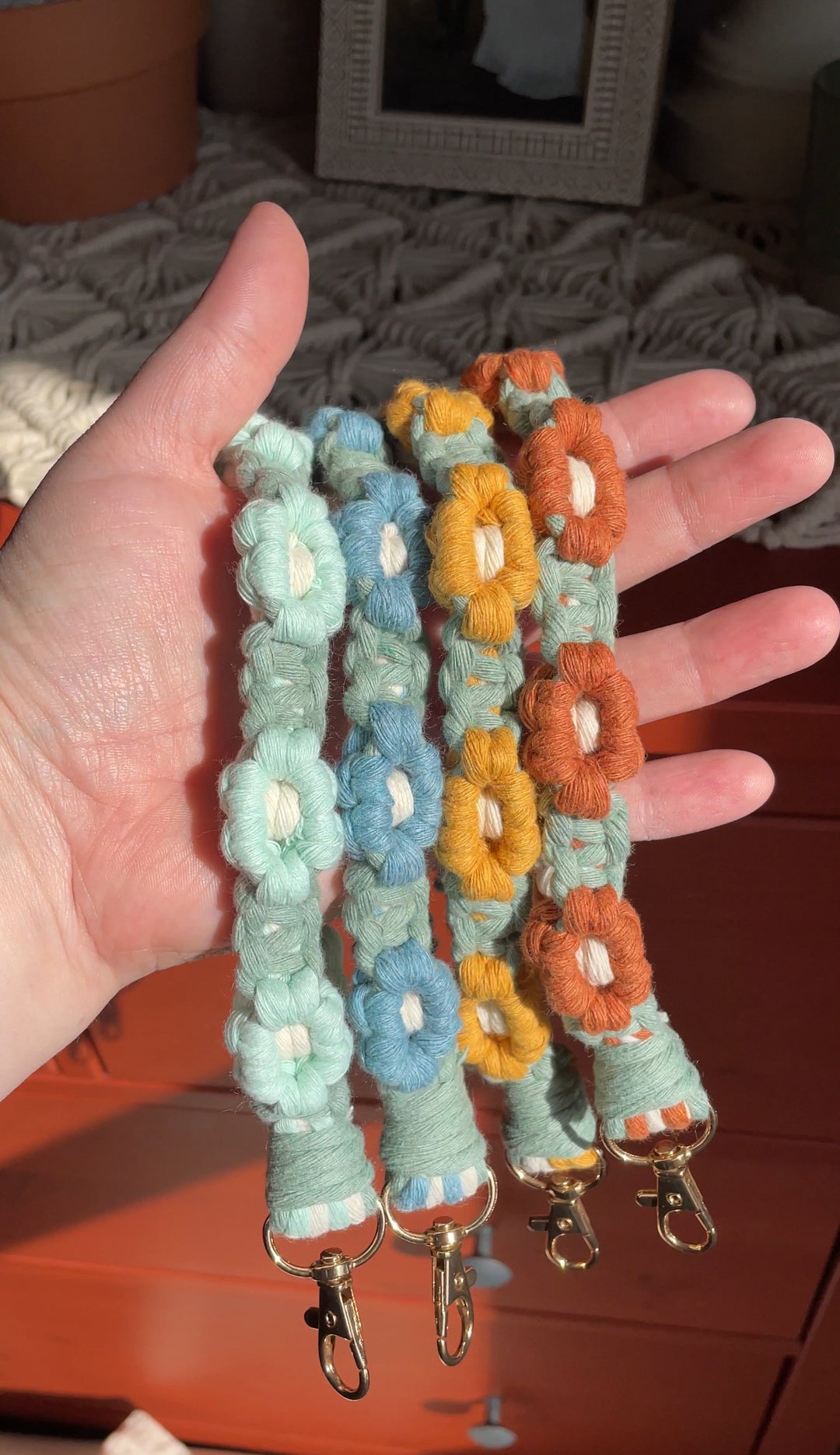 Macrame Daisy Wristlets, Macrame Flower Keychain - Keep Your Hands FREE ...