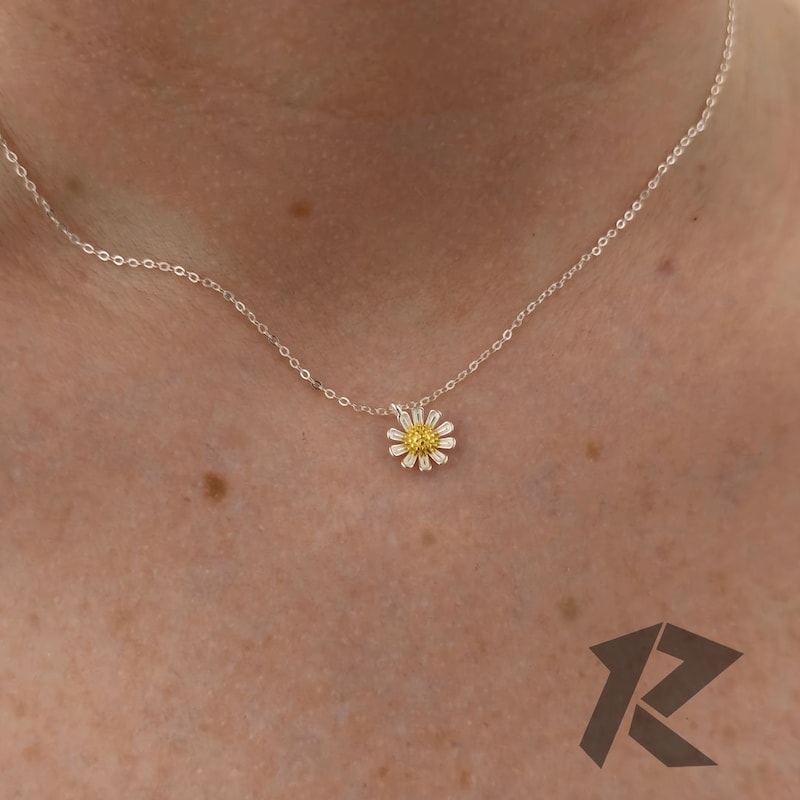 Daisy Pendant - Etsy