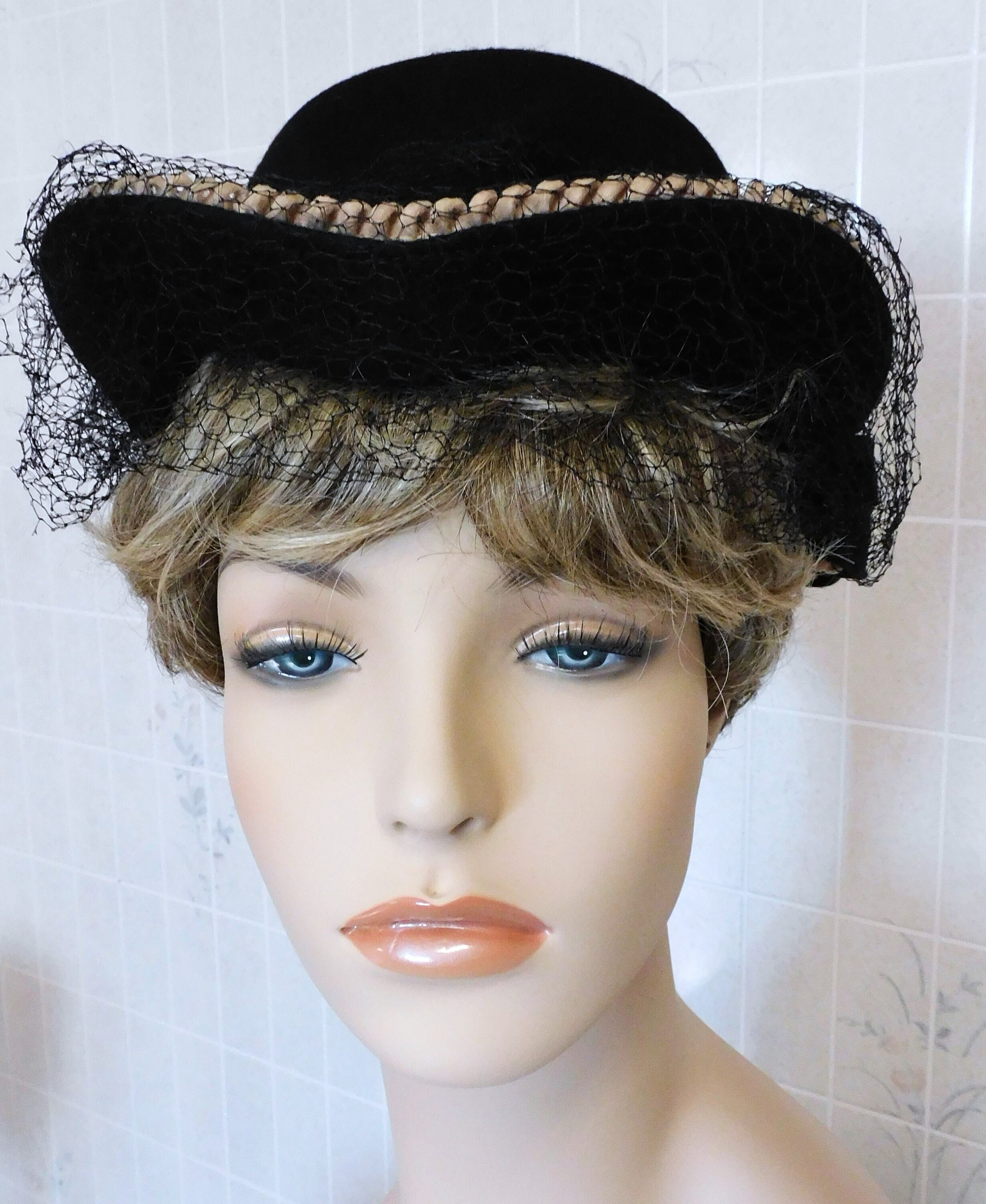 Glendover 100% Wool Labeled Henry Pollack USA Ladies Hat Tan Ribbed ...