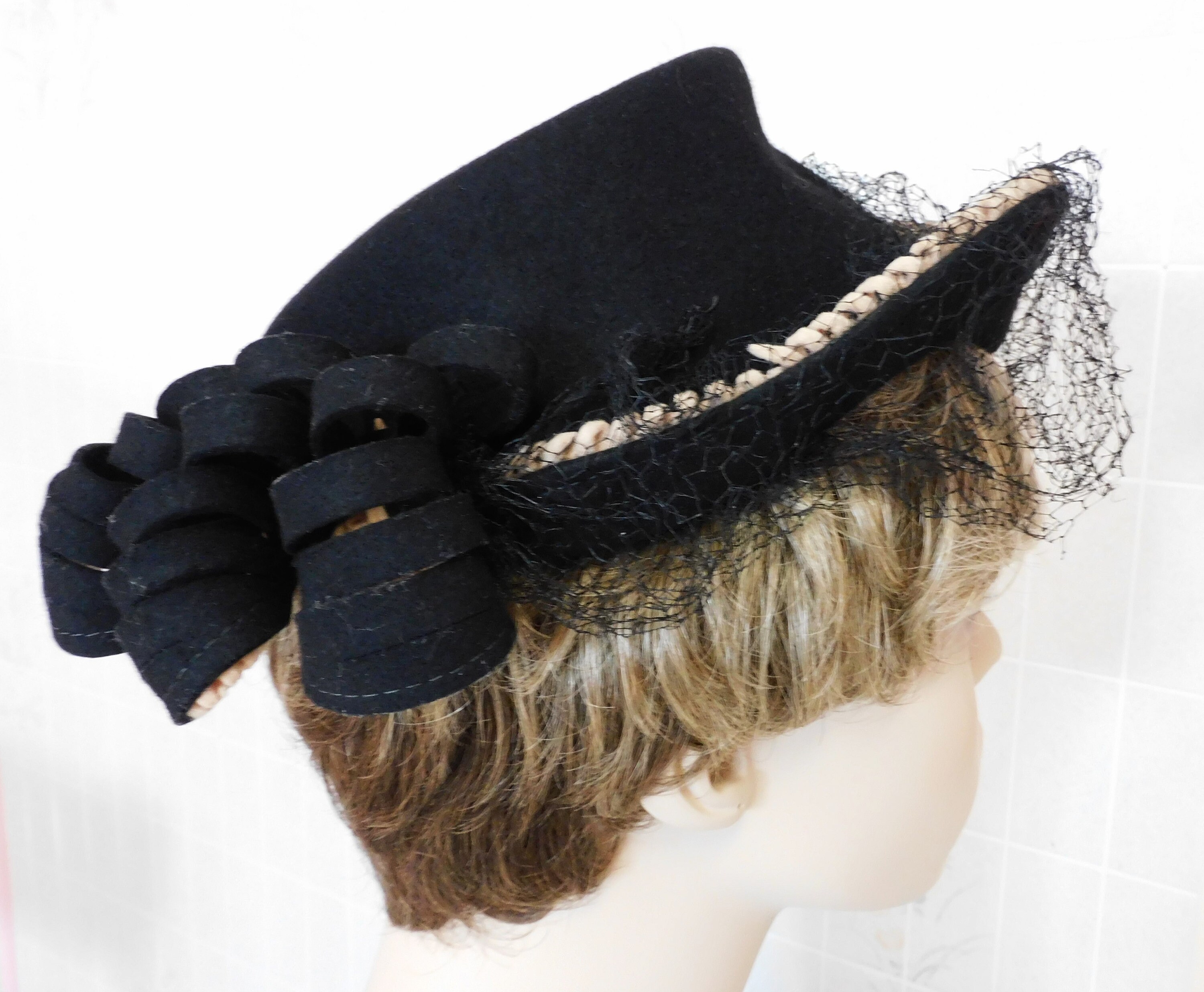 Glendover 100% Wool Labeled Henry Pollack USA Ladies Hat Tan Ribbed ...