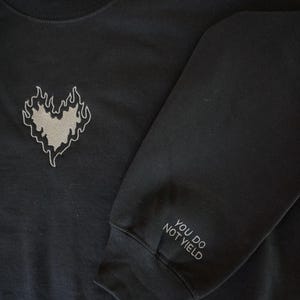Fireheart SJM Throne of Glass Embroidered Crewneck Sweatshirt - Etsy