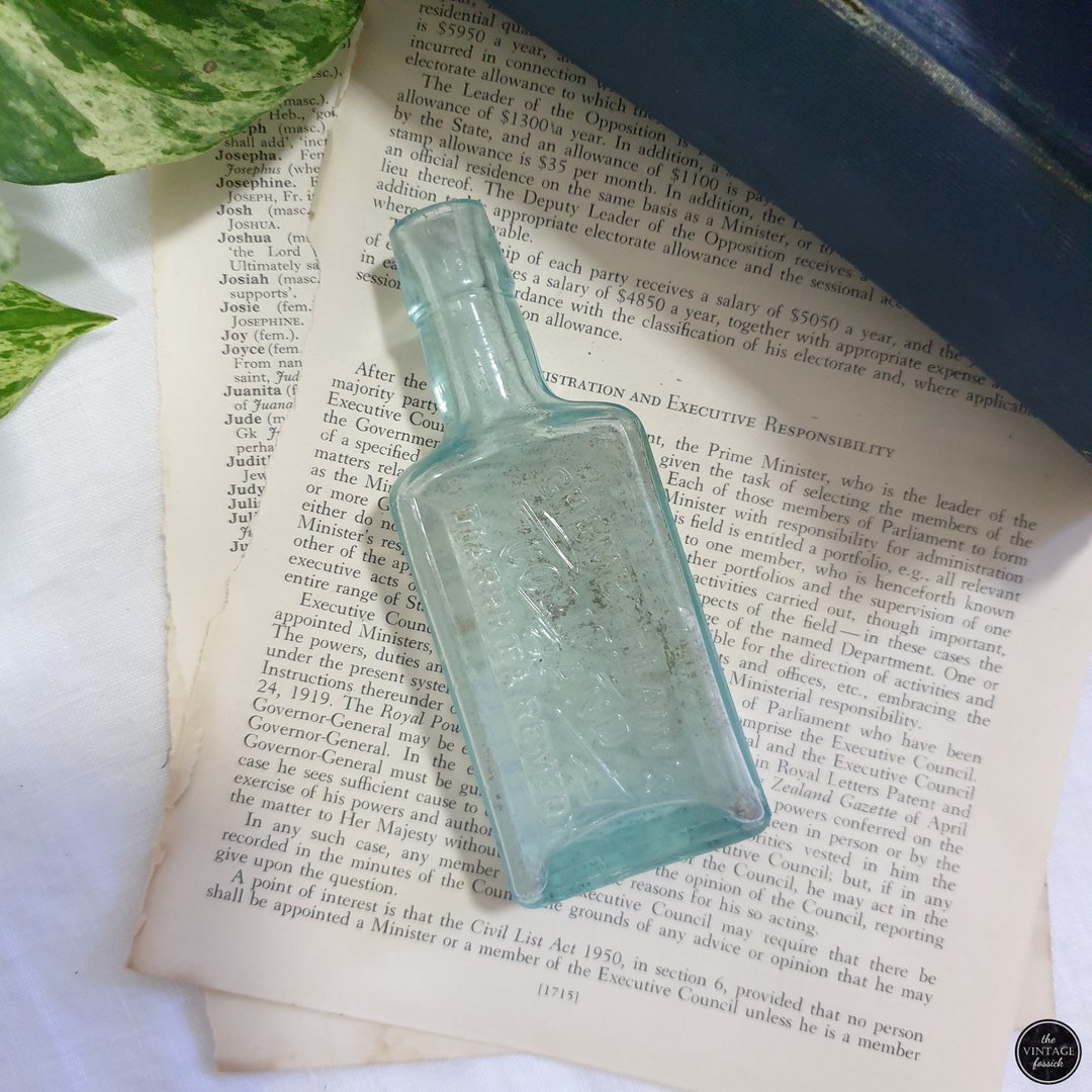 Glass Medicine Bottle | CHAMBERLAIN'S COLIC REMEDY - Etsy Australia