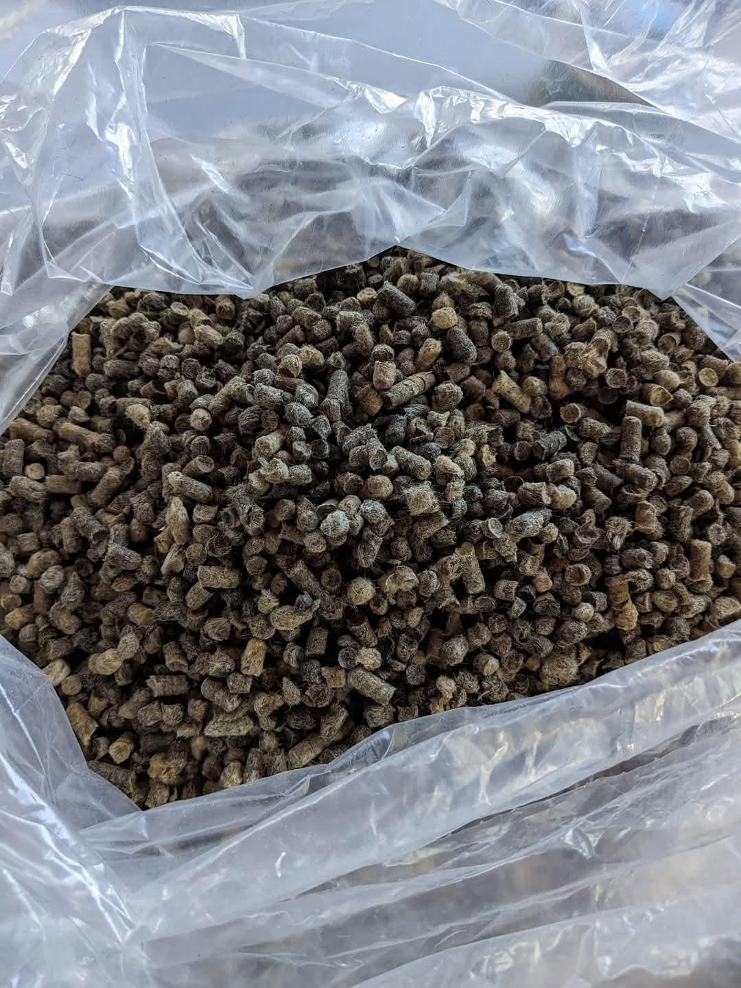 Wool Garden Pellets: Natural Soil Fertilizer and Amendment 8oz Bag - Etsy