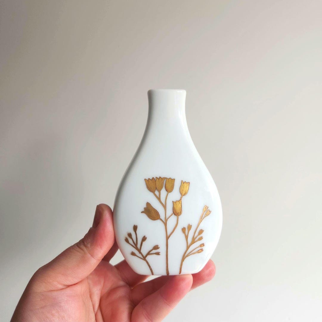 AK Kaiser Porcelain Vase – Hand-painted Gold Rosehip Design, Signed BJ ...